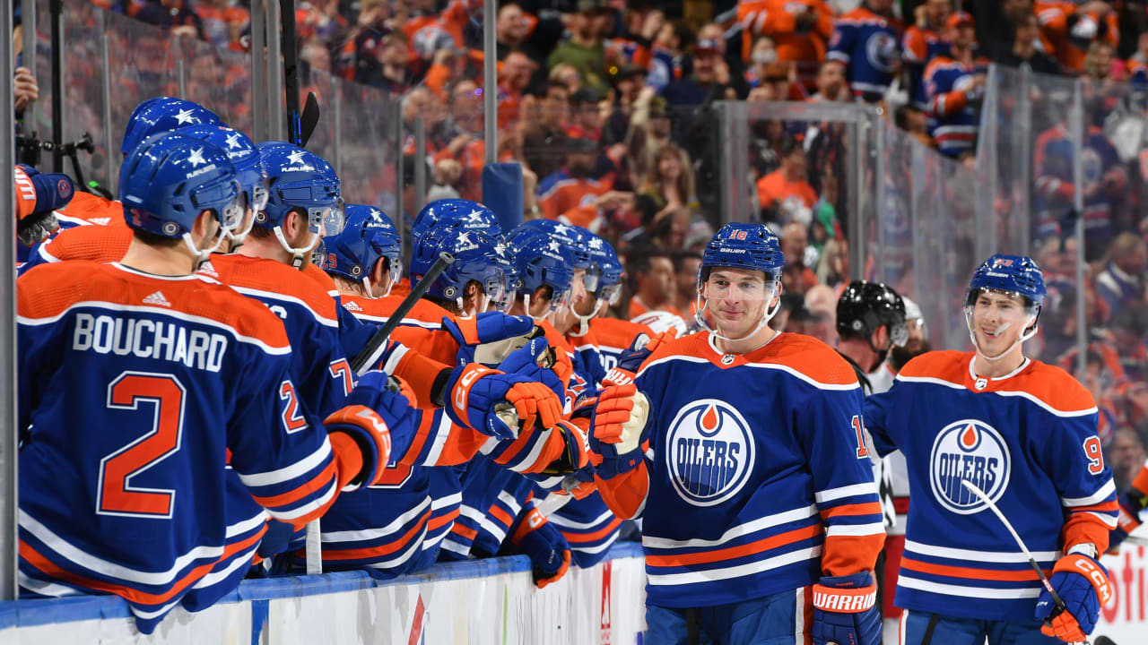 Oilers hilan cinco triunfos tras vencer a Hurricanes | NHL.com/es