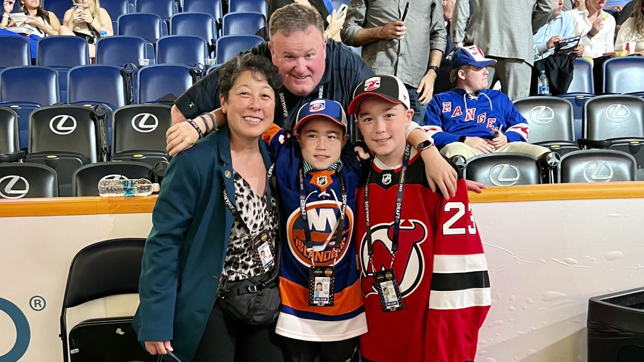 NHL VP's cancer fight 'inspiration for all of us,' Bettman says | NHL.com