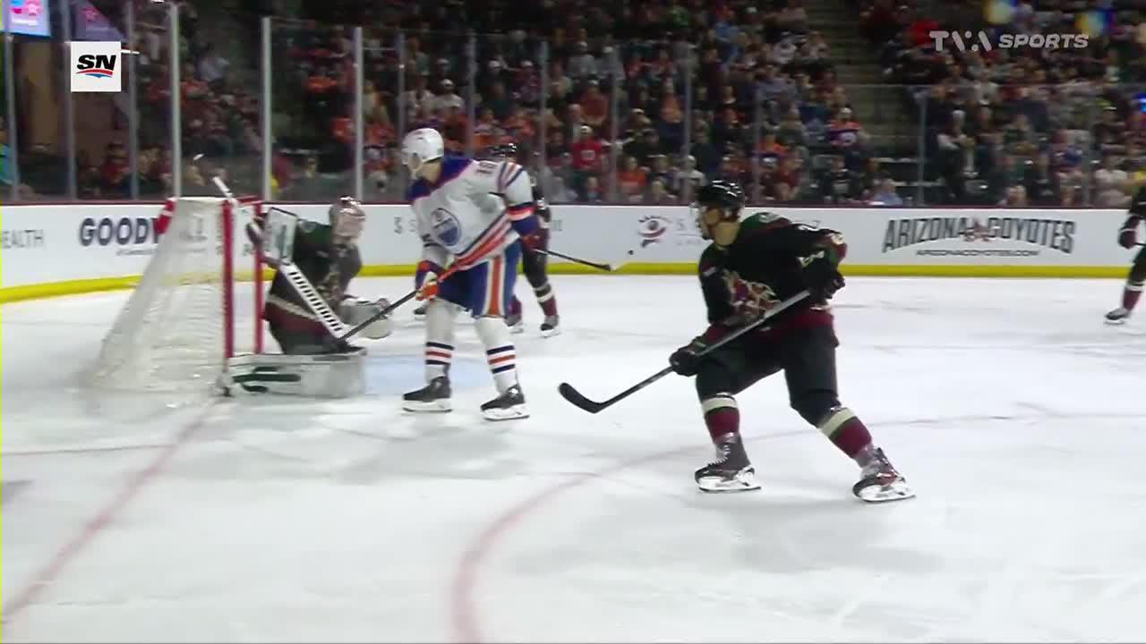 Habile déviation de Hyman | LNH.com