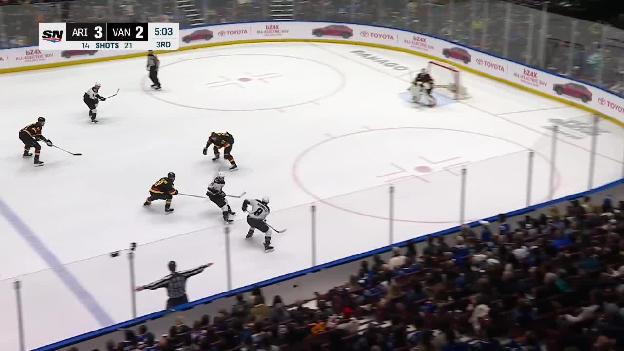 ARI@VAN: Silovs with a great save | NHL.com