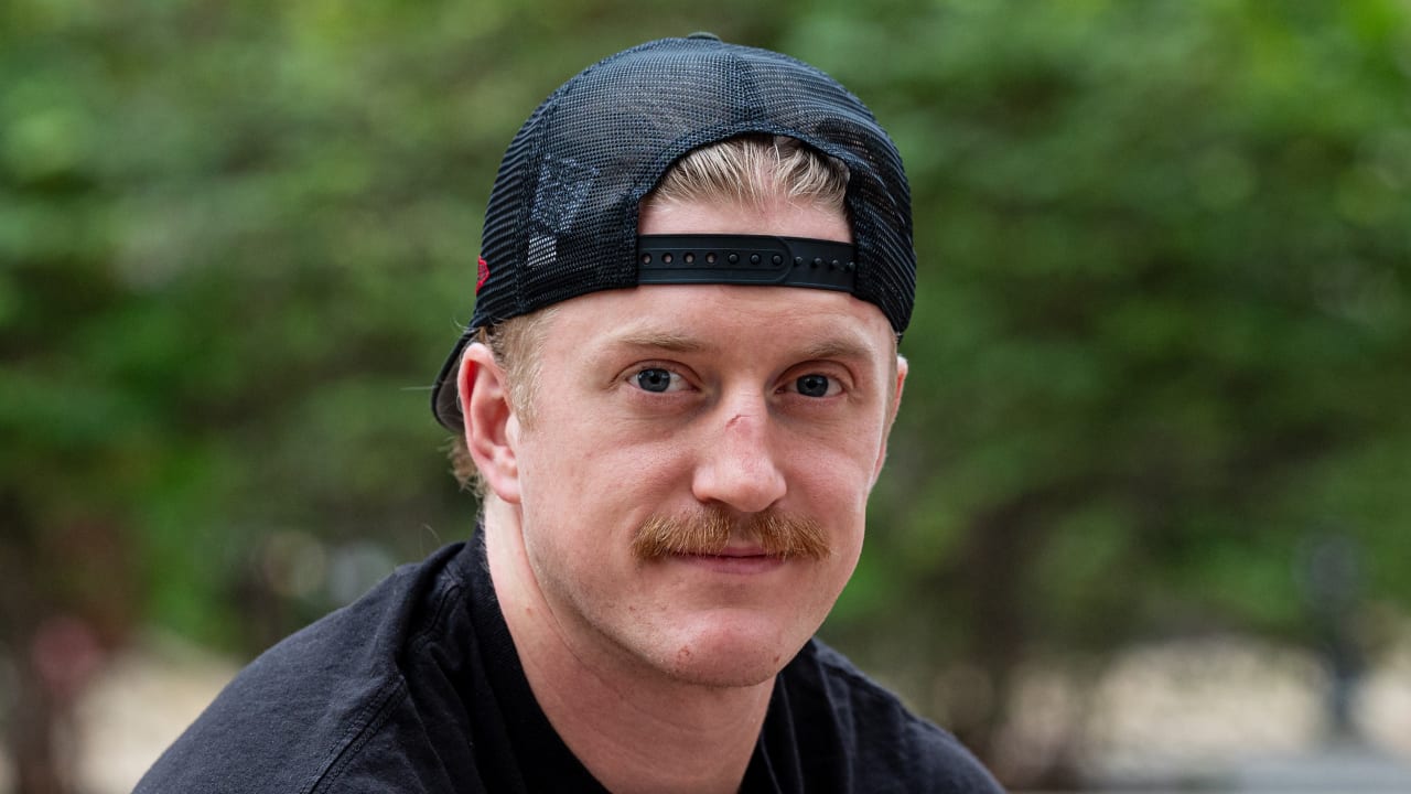 Grow the Mo: Michael Pezzetta takes on Movember | Montréal Canadiens