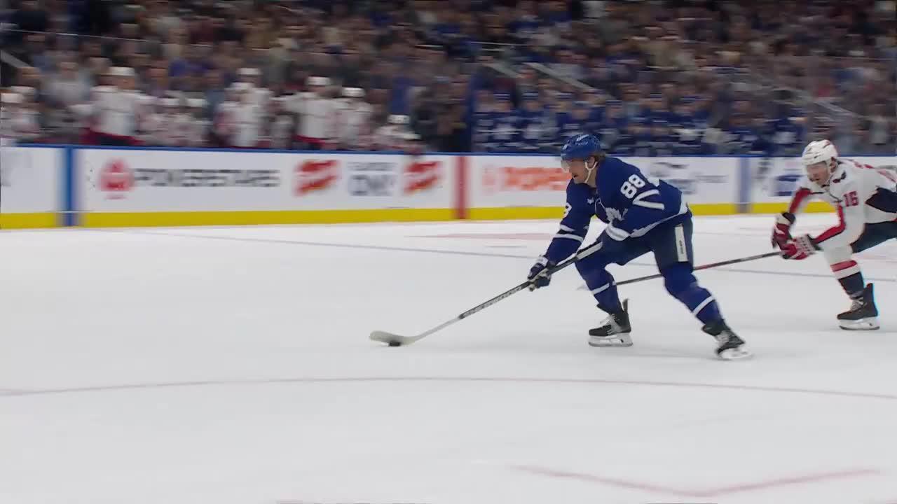 WSH@TOR: Thompson with a great save against William Nylander | NHL.com