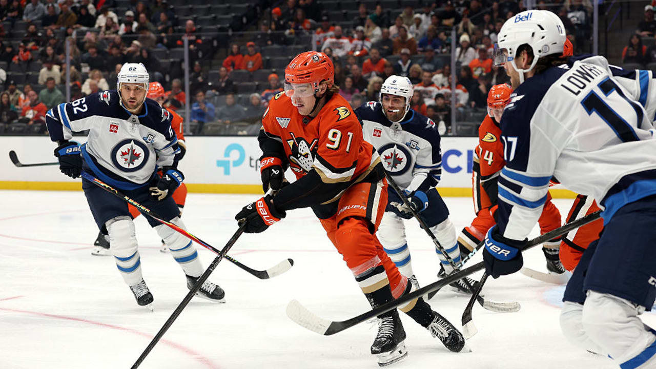 Carlsson gets his second of the game on the PP | Anaheim Ducks
