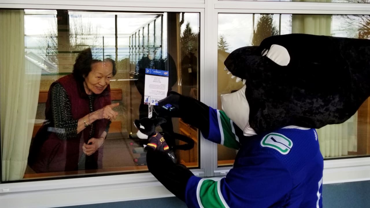 FIN surprises 90-year-old Canucks superfan during socially distant tour ...