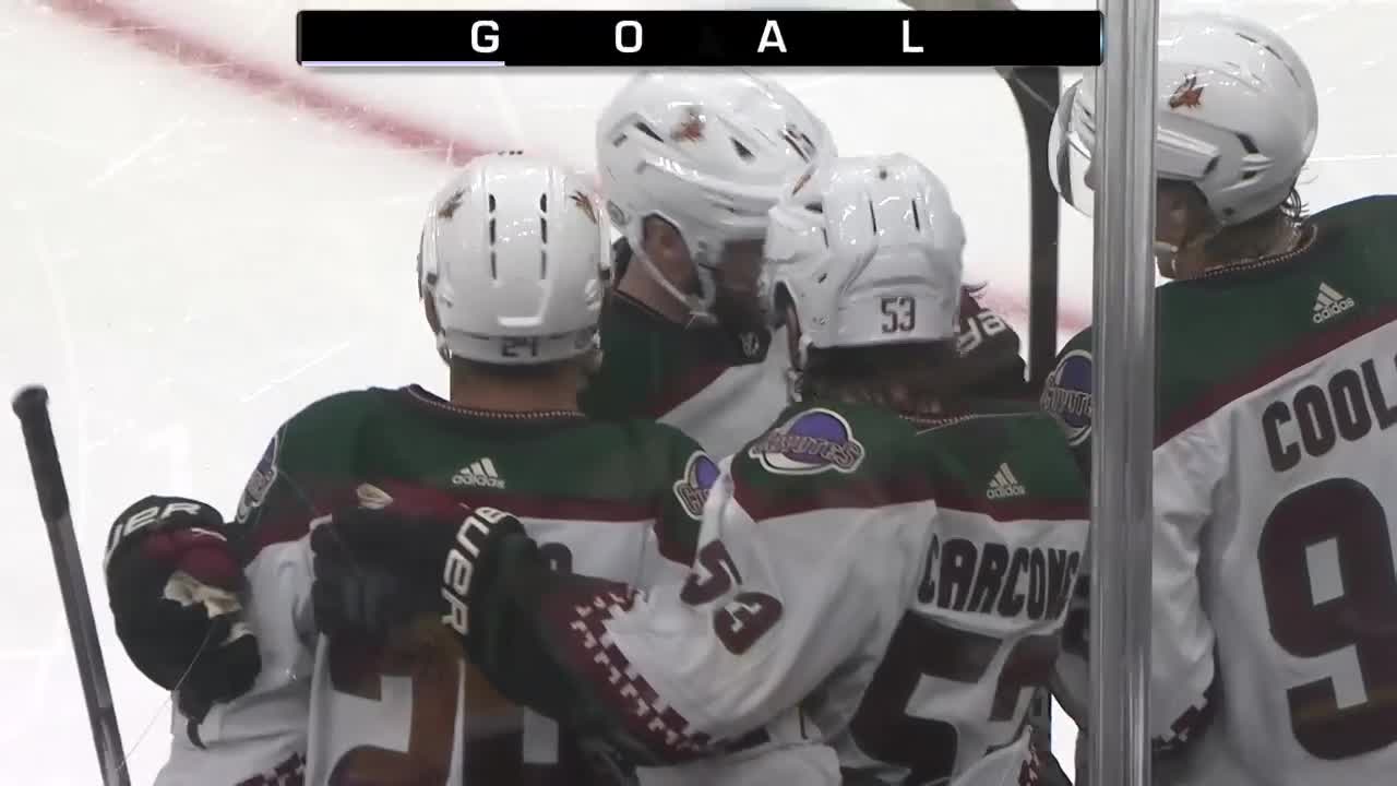 Carcone capitalizes on turnover | NHL.com