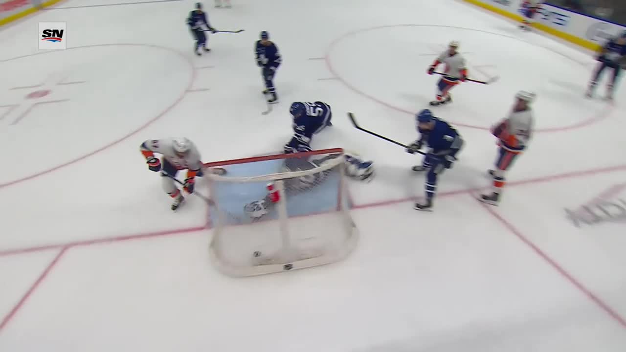 Lee kicks off scoring | New York Islanders