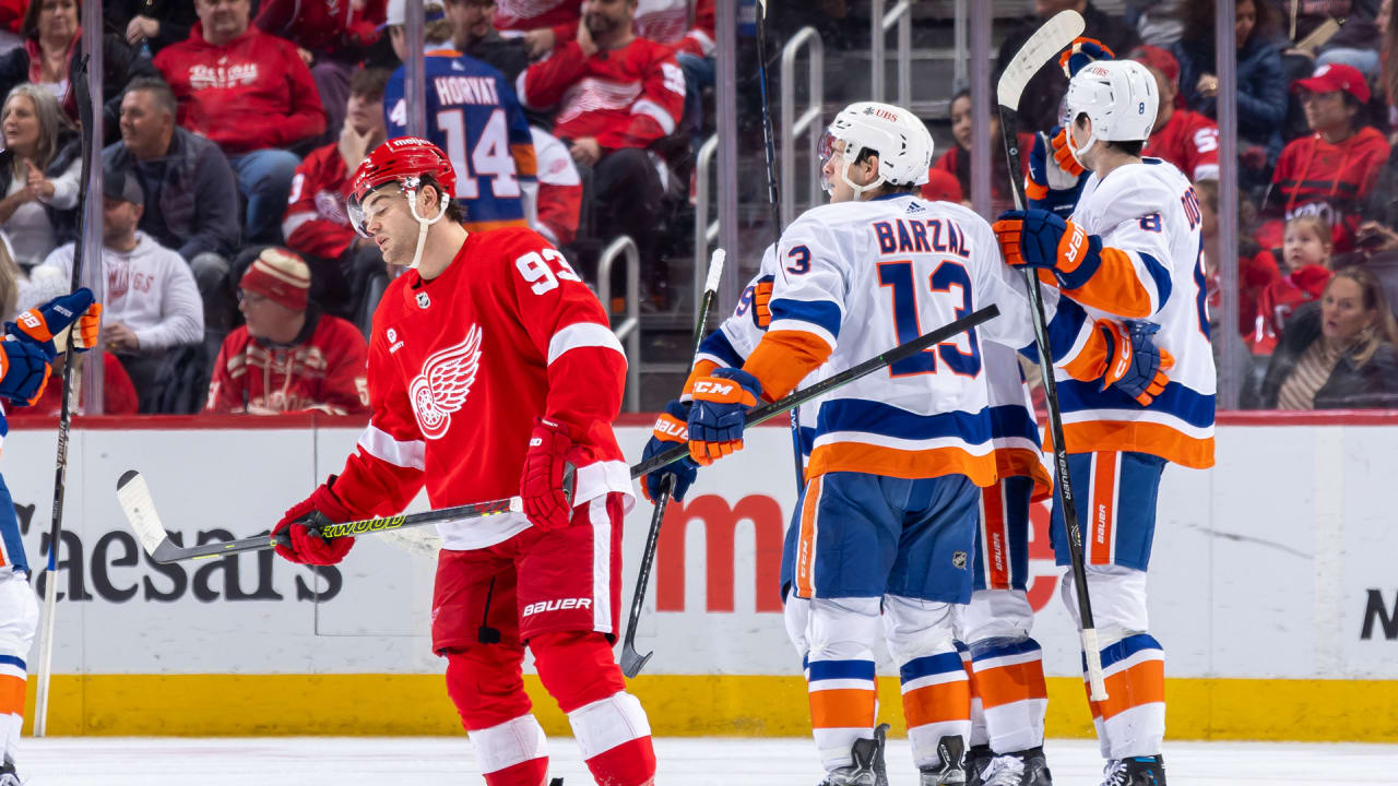 Barzal nets go-ahead goal | NHL.com