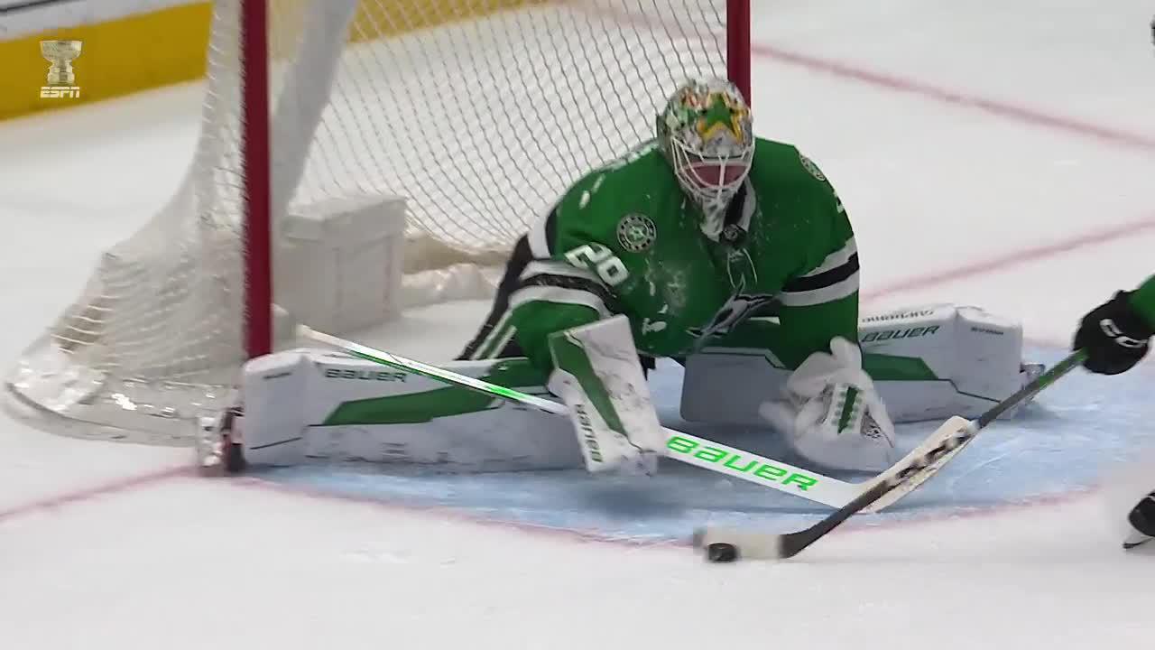 Oettinger extends for a save | NHL.com
