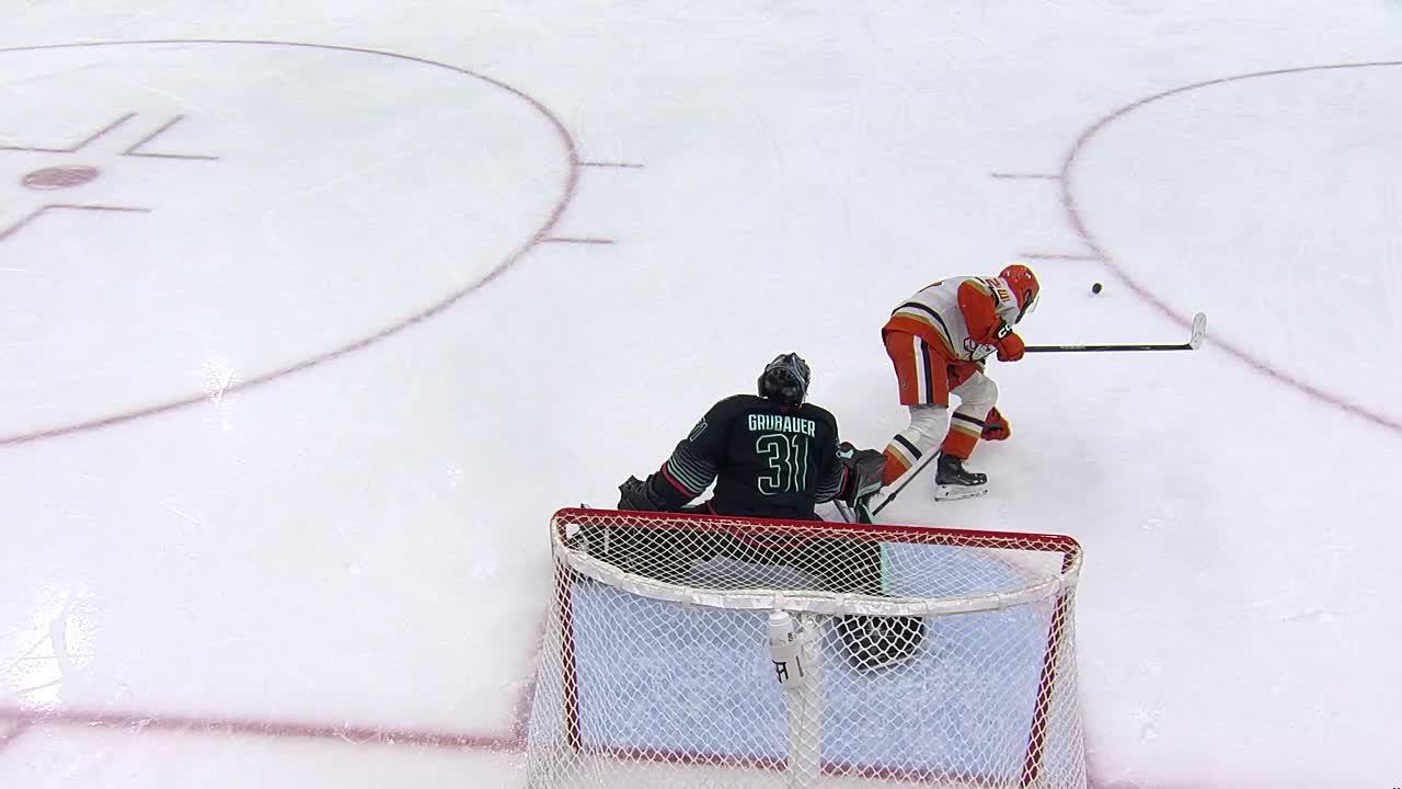 ANA@SEA: Grubauer with a great save against Jansen Harkins | Seattle Kraken