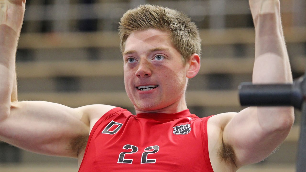 Blackhawks prospect Mitchell models game after Keith | NHL.com