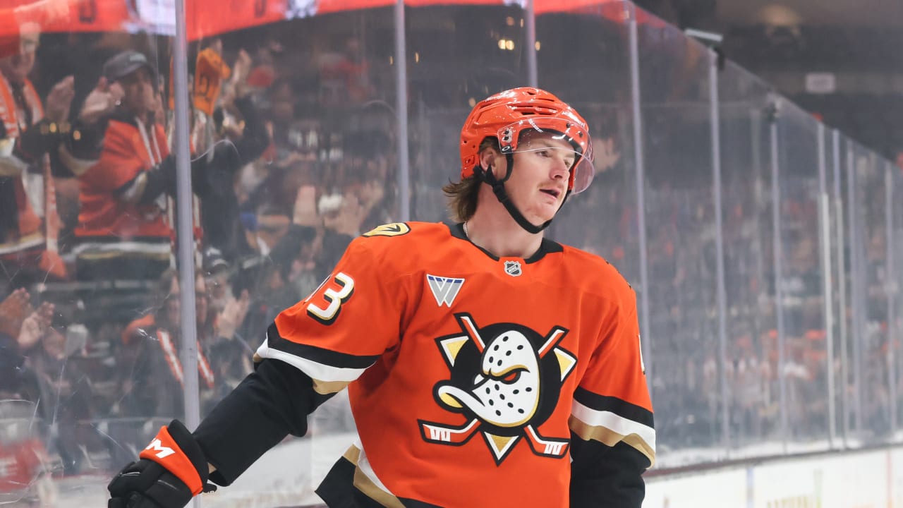 Helleson kicks off scoring | NHL.com