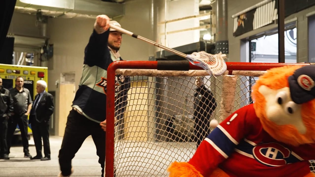 Jeff Teat scores goals on Youppi! | Montréal Canadiens