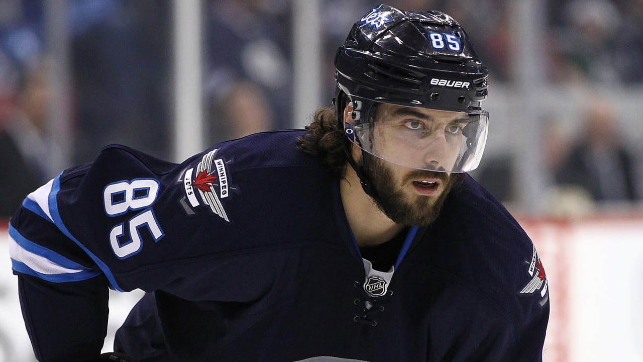 Jets : Prolongation de contrat pour Mathieu Perreault | LNH.com