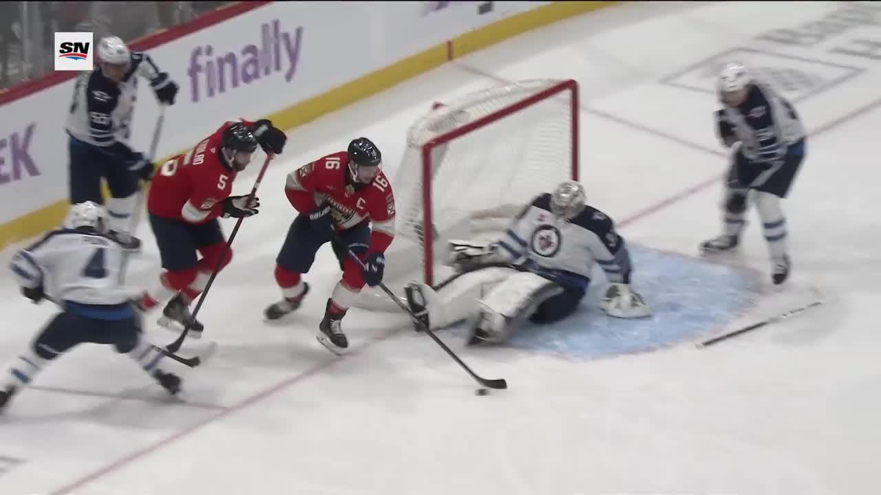 WPG@FLA: Hellebuyck with a great save against Sam Reinhart | Winnipeg Jets