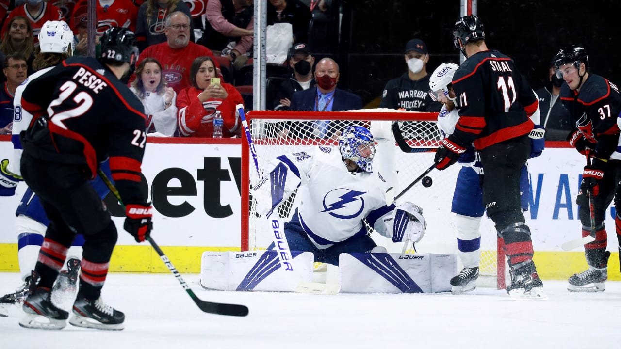 En trois points: Lightning vs Hurricanes, match no 2 | LNH.com