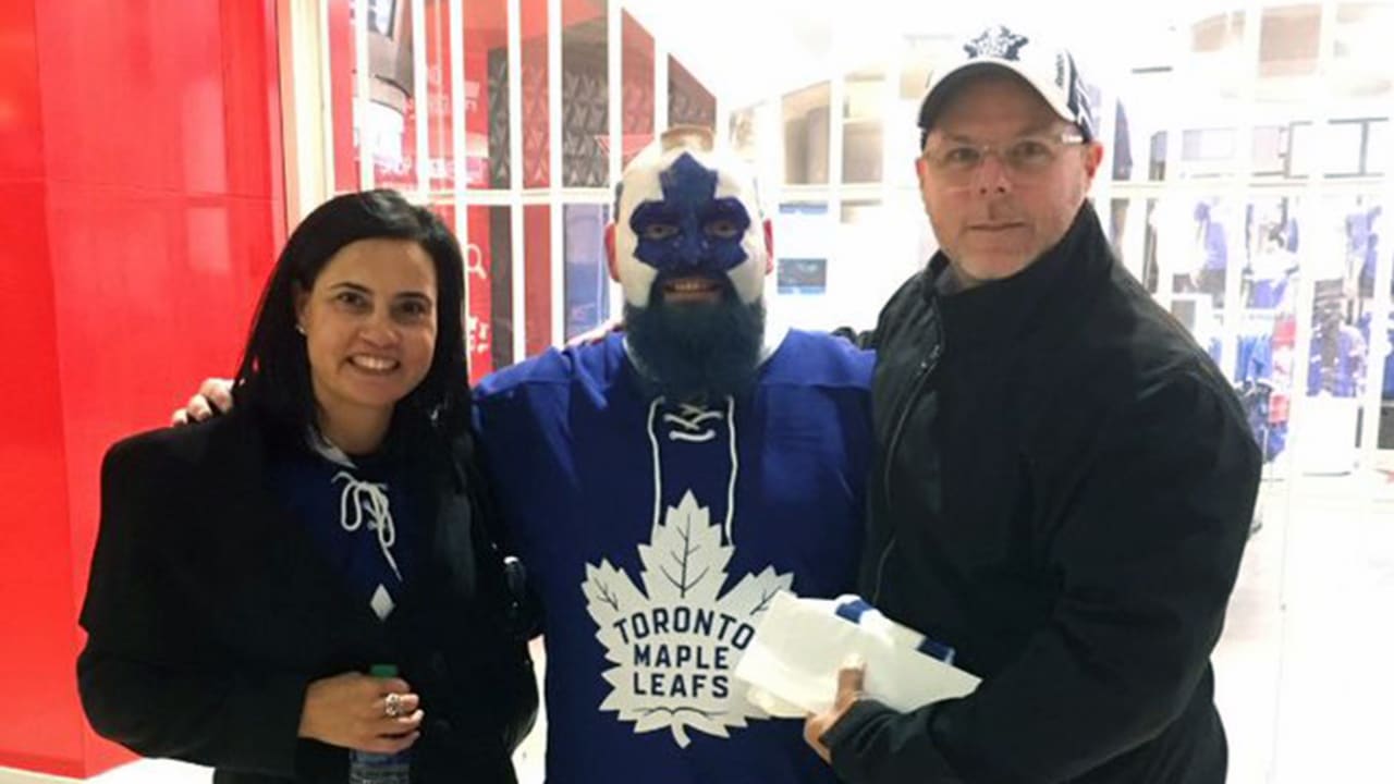 'Dart Guy' meets parents of Auston Matthews | NHL.com