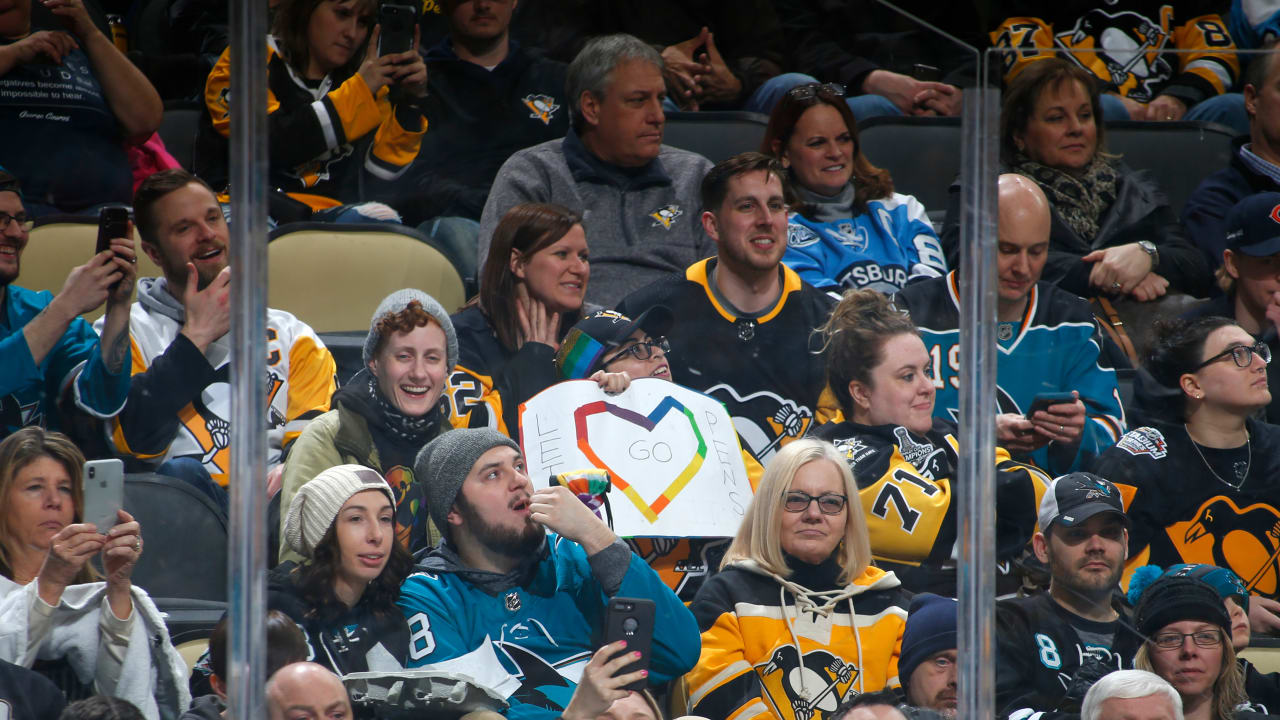 PPG Colorful Fans | Pittsburgh Penguins