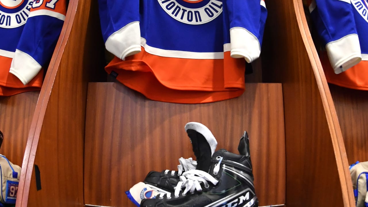 Heritage Classic Dressing Room | Edmonton Oilers