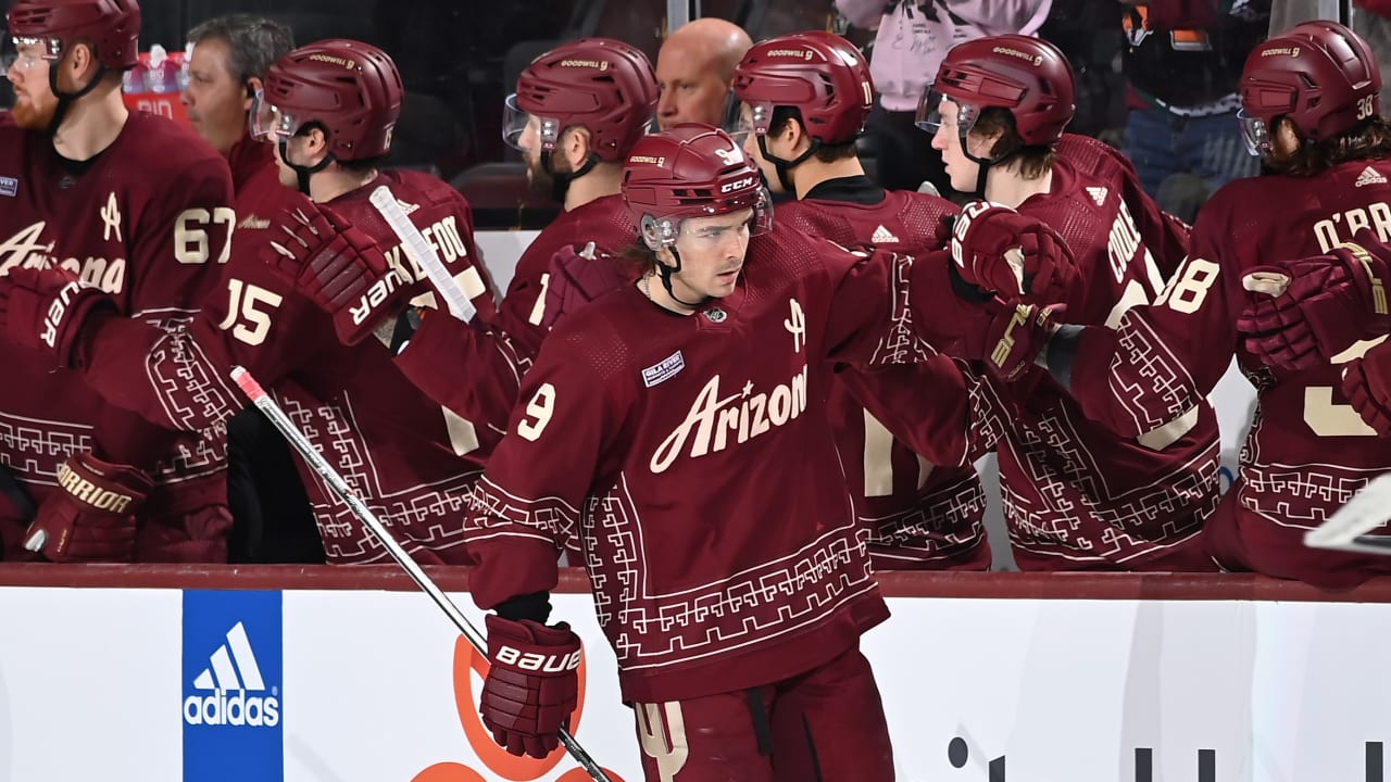 Keller Scores Twice, Coyotes Top Predators in Saturday Matinee | NHL.com