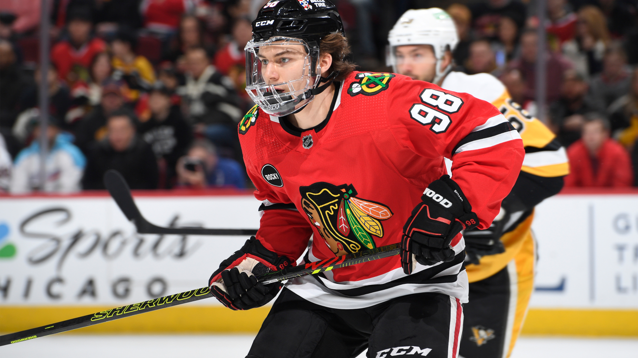 Bedard quickly shakes off rust in return from injury for Blackhawks ...