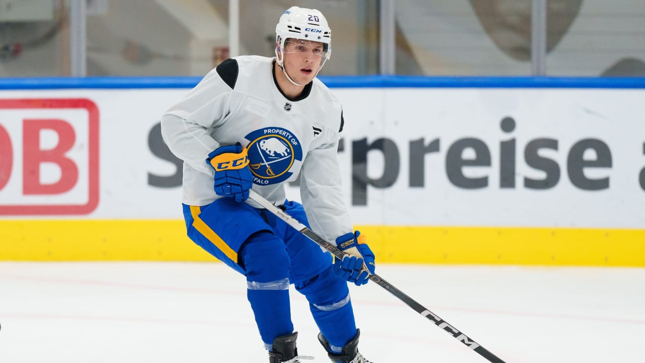 Kulich enjoying return to Prague ahead of Global Series | NHL.com