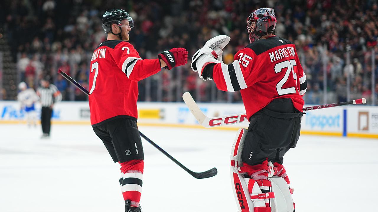 Markstrom powers Devils in Global Series opener | NHL.com