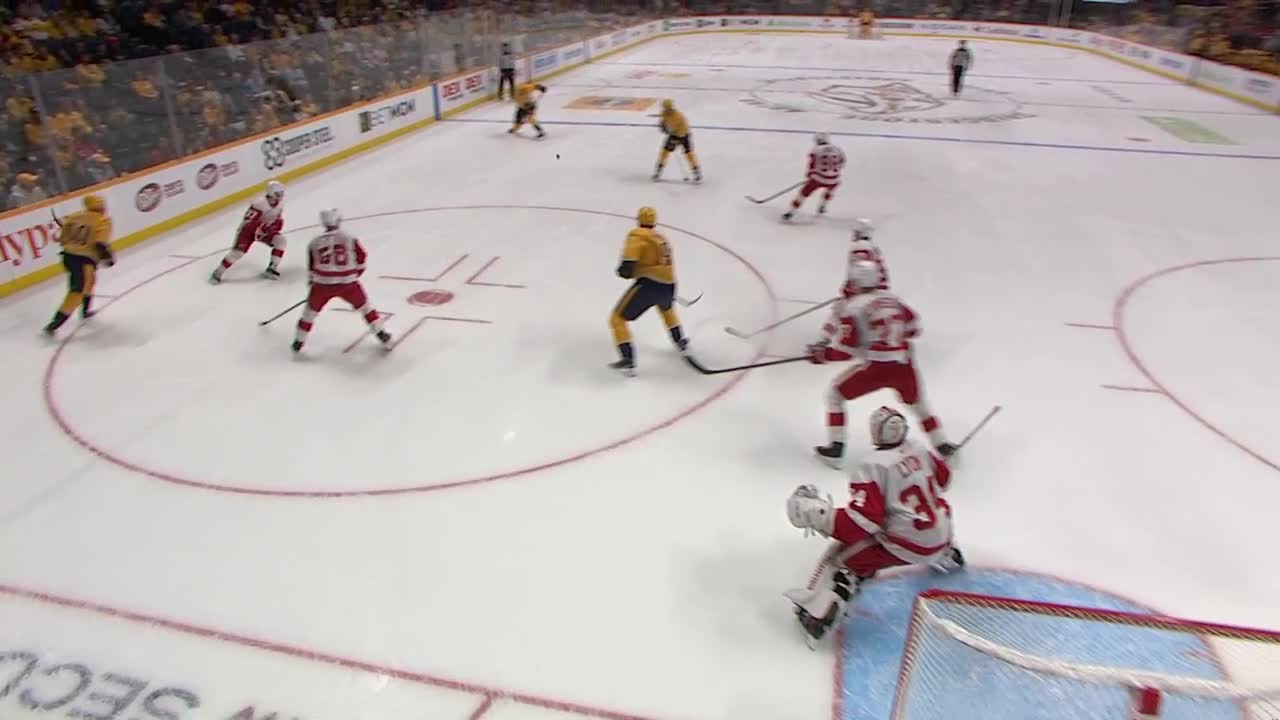 Schenn zips in game opener | NHL.com