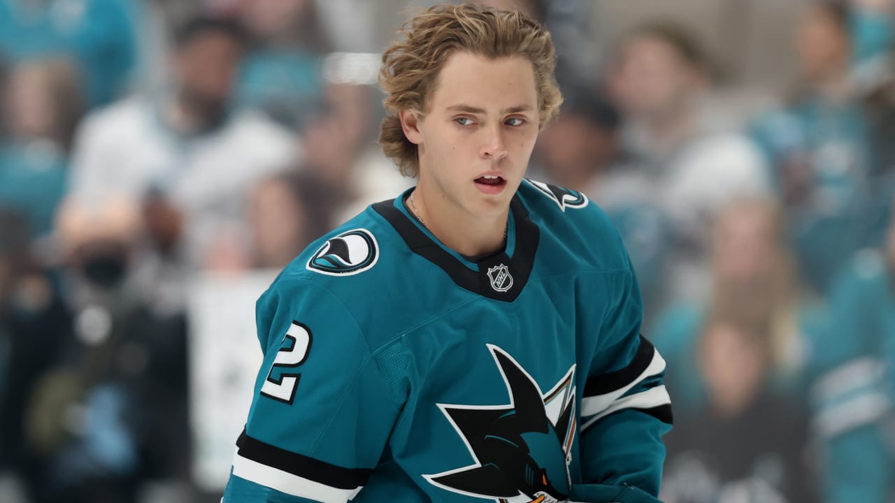 Smith's 1st goal with Sharks, living on his own discussed on 'NHL ...