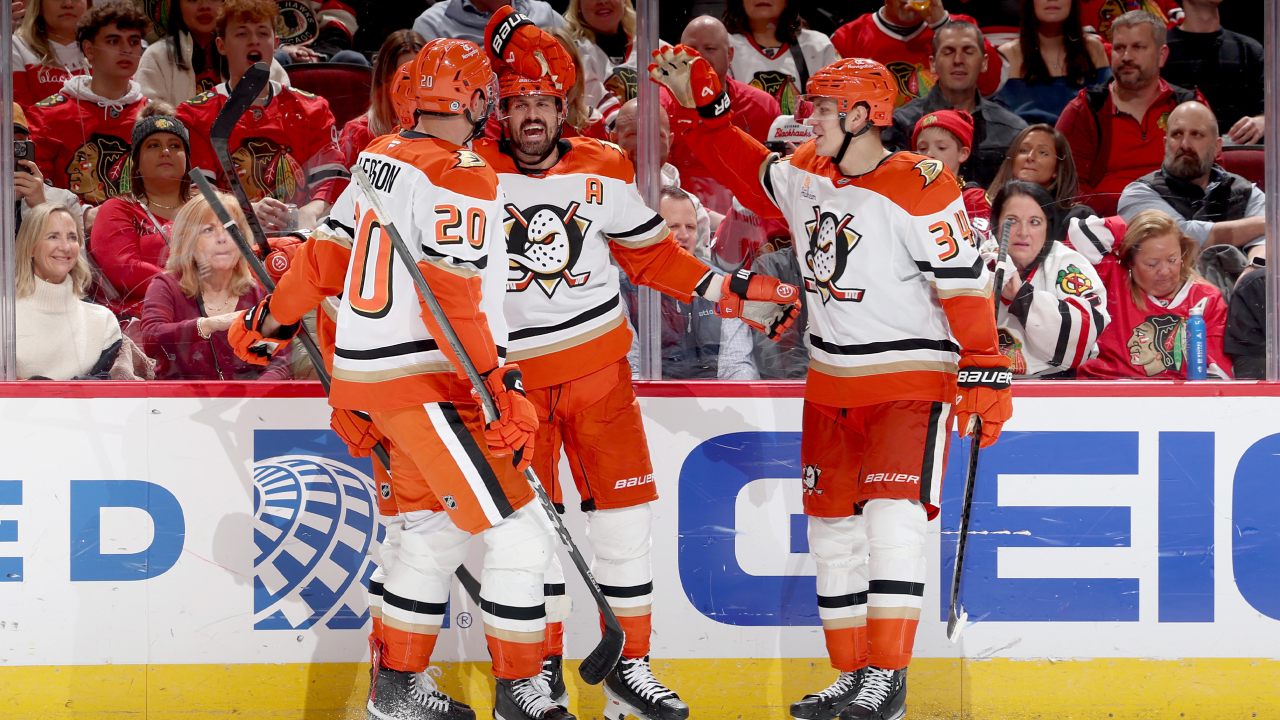 Killorn gets goal, assist in 3rd to help Ducks rally past Blackhawks ...
