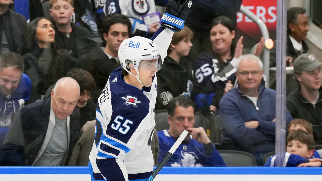 Scheifele smiles through the boos with big game for Jets against Maple ...