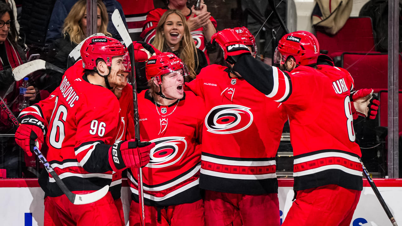 Blake tips in PPG | NHL.com