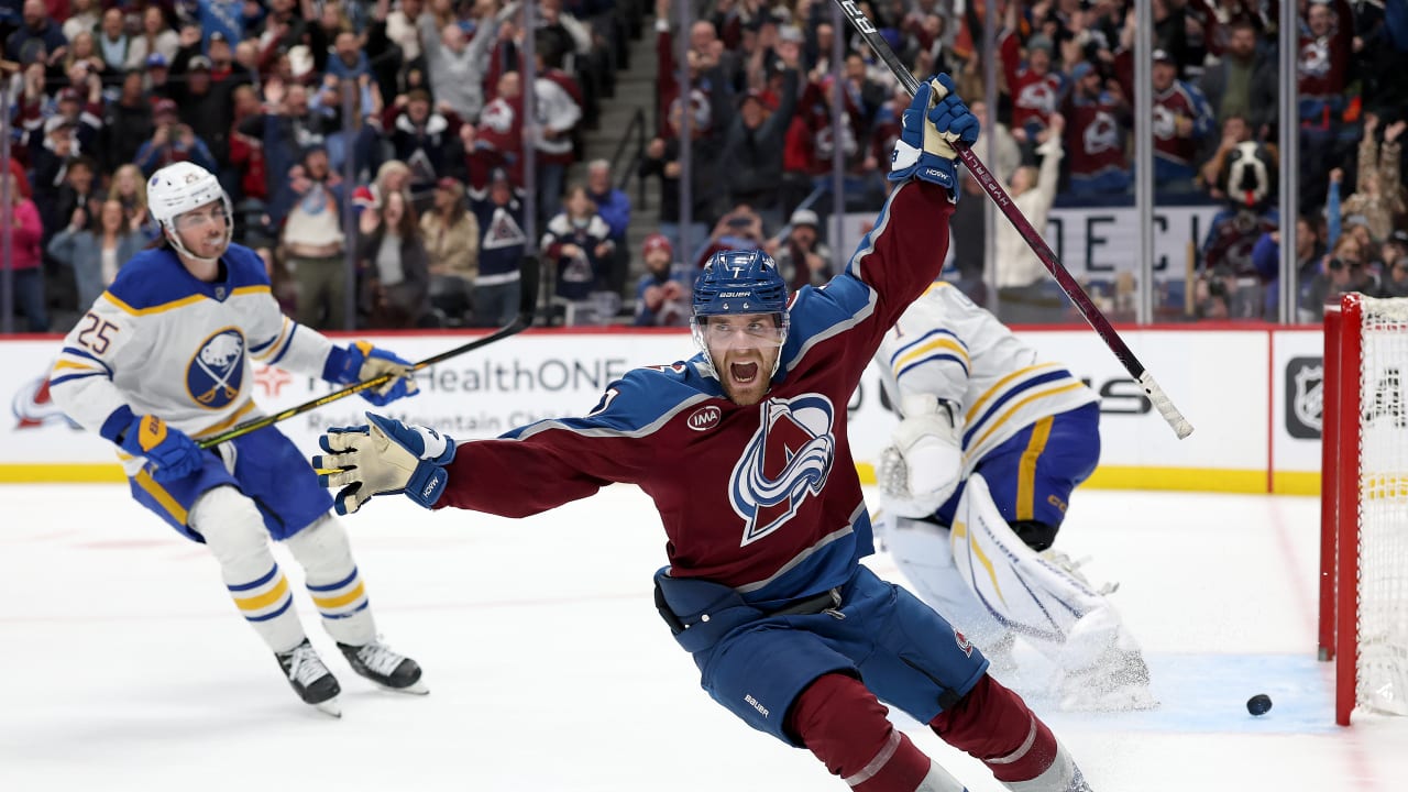 Toews wins it in OT on the breakaway | NHL.com