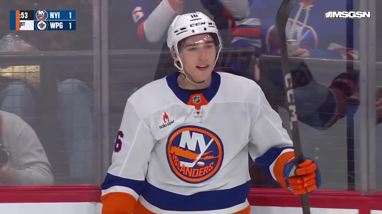 NYI@WPG: Gatcomb scores goal against Connor Hellebuyck | NHL.com