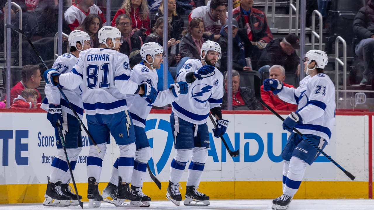 Lightning score 4 in 1st period, end Red Wings’ 7-game win streak | NHL.com
