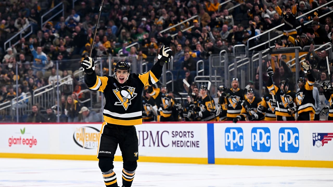 Graves' first of the season starts the scoring | NHL.com