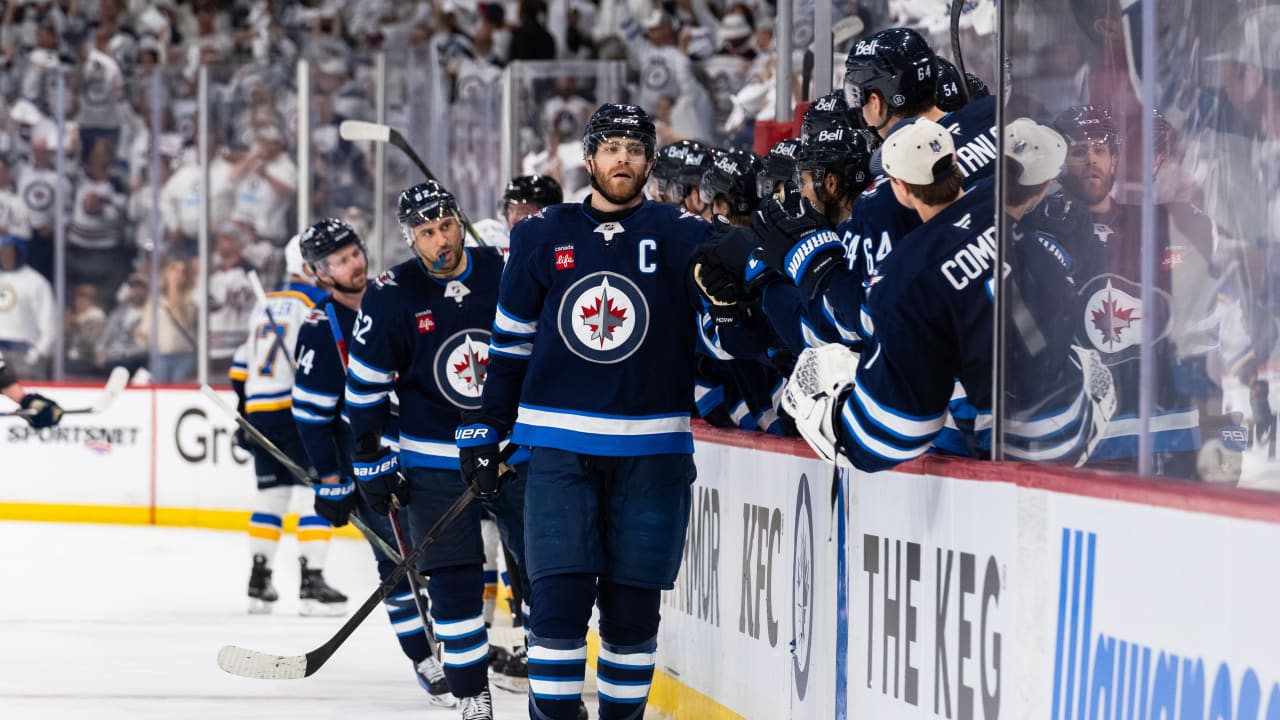 Lowry tacks on an empty-netter | NHL.com