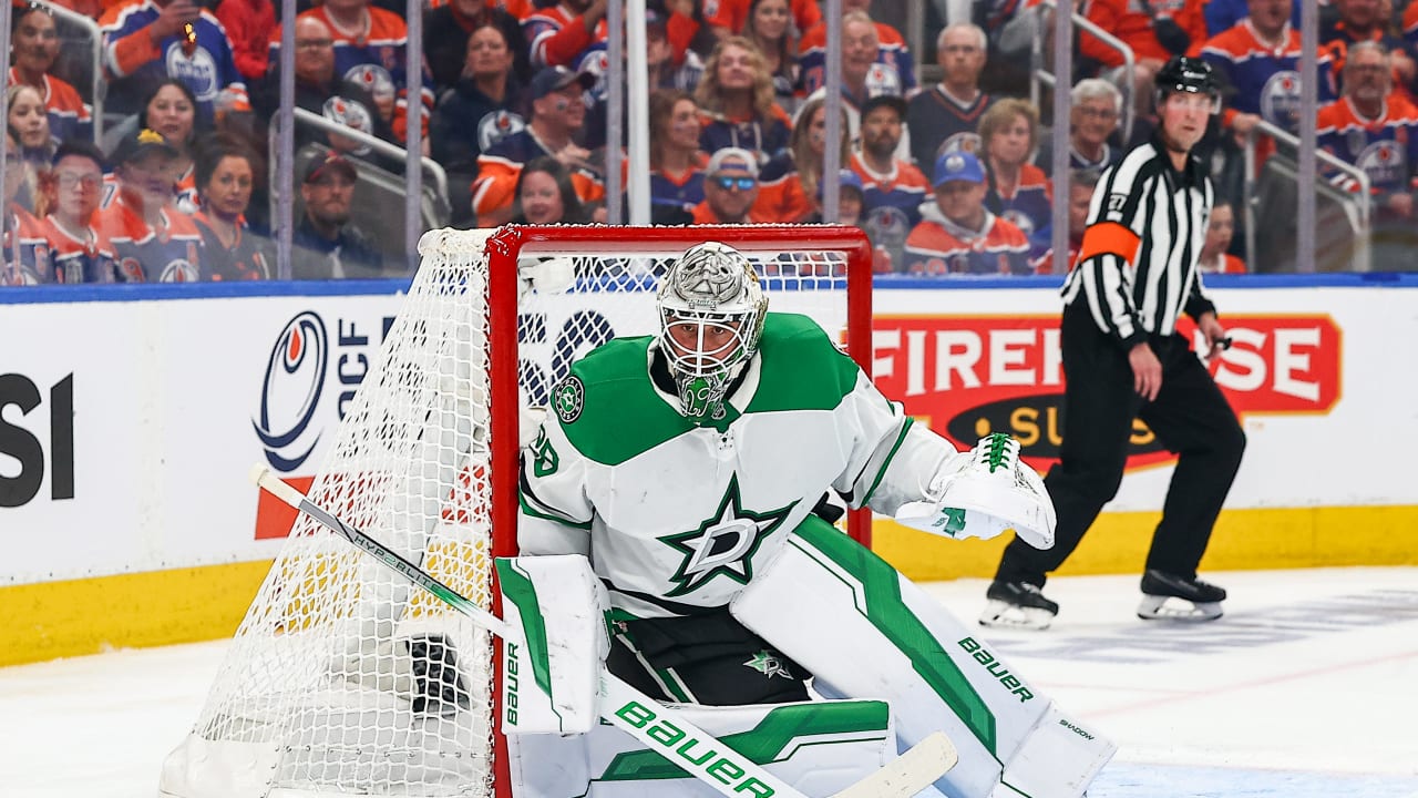 Oettinger's huge blocker save | NHL.com