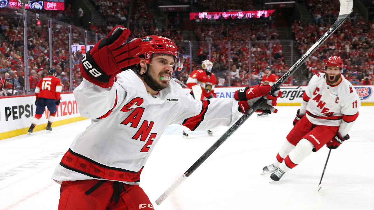 Stankoven goes top shelf to strike first | NHL.com