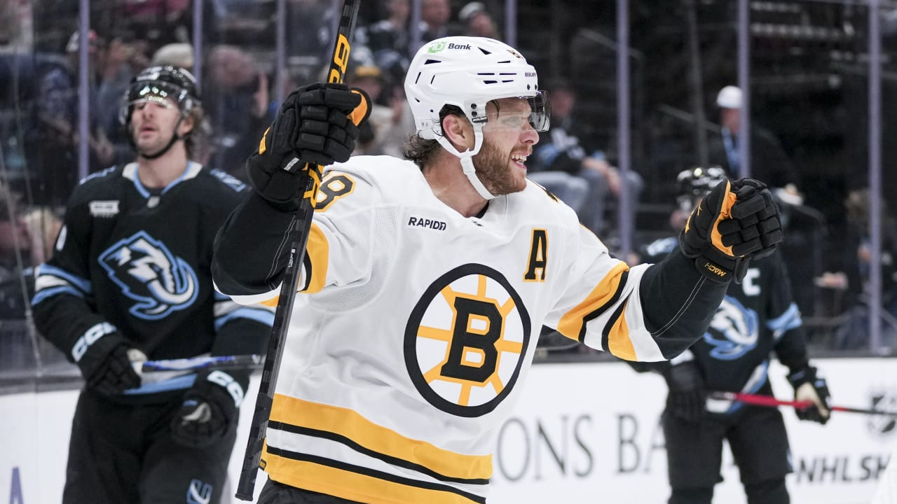 Pastrnak strikes again on the rush | NHL.com