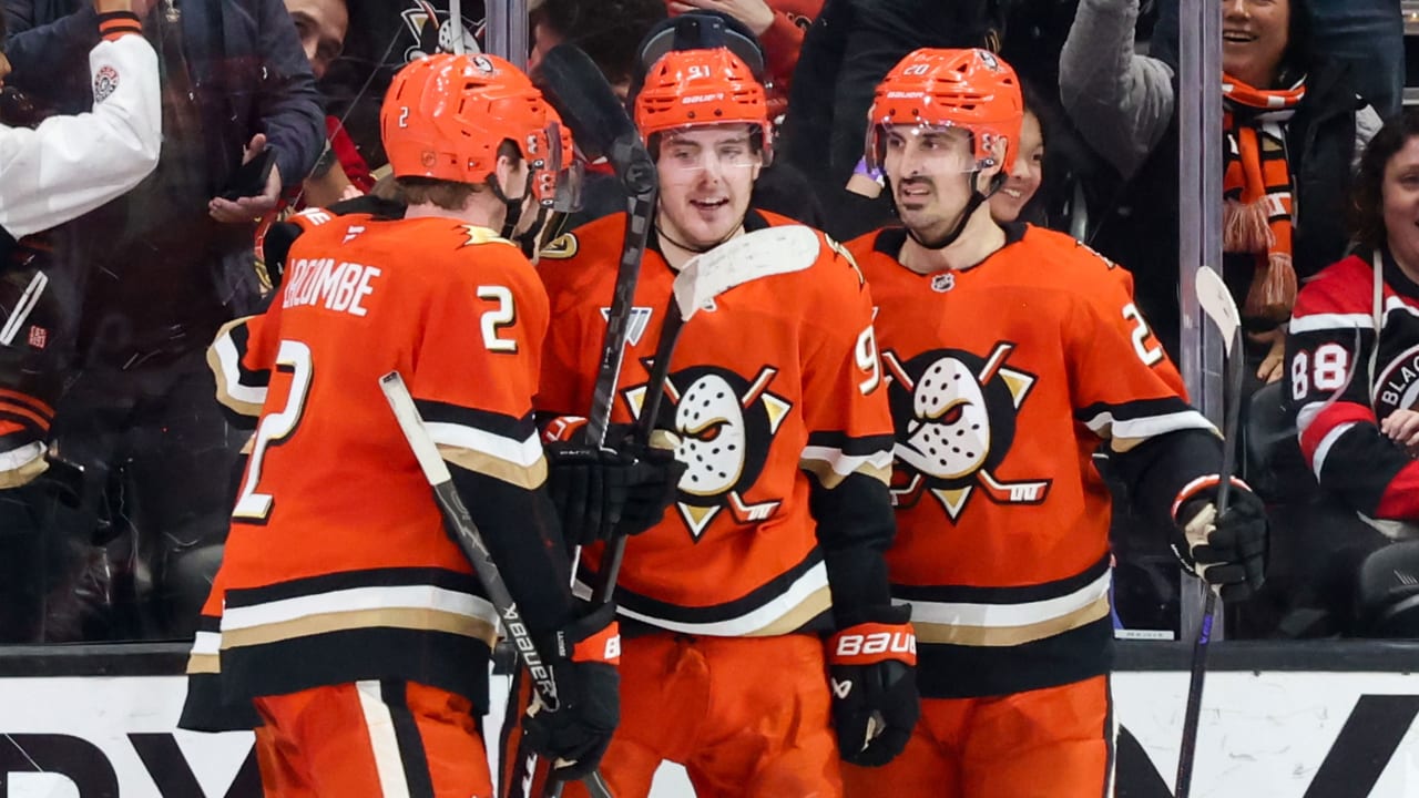 Ducks score 7, generate 53 shots in win against Blackhawks | Anaheim Ducks