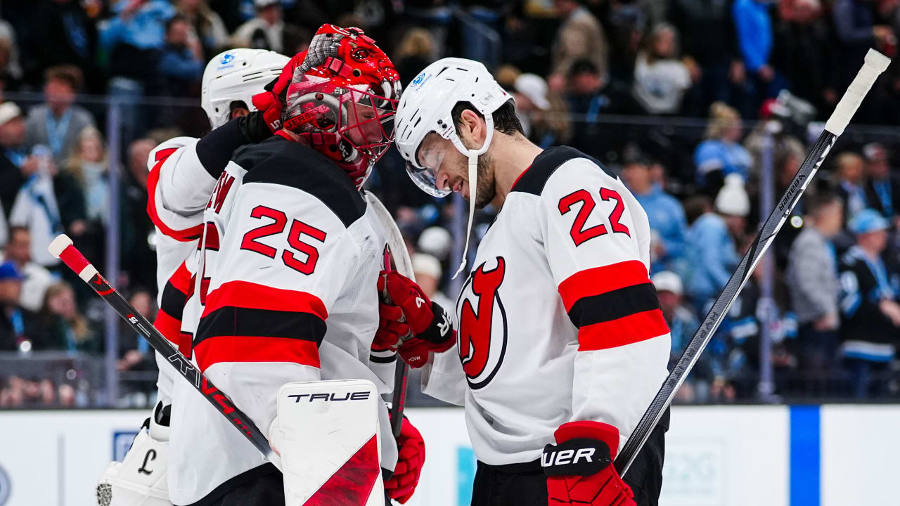 Markstrom makes 32 saves, helps Devils edge Mammoth | NHL.com