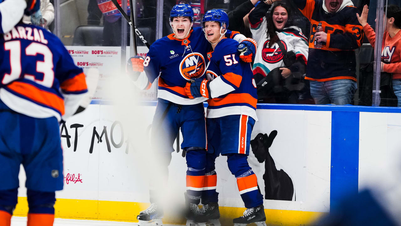 Schaefer, Islanders rally in OT after Matthews sets Maple Leafs career ...