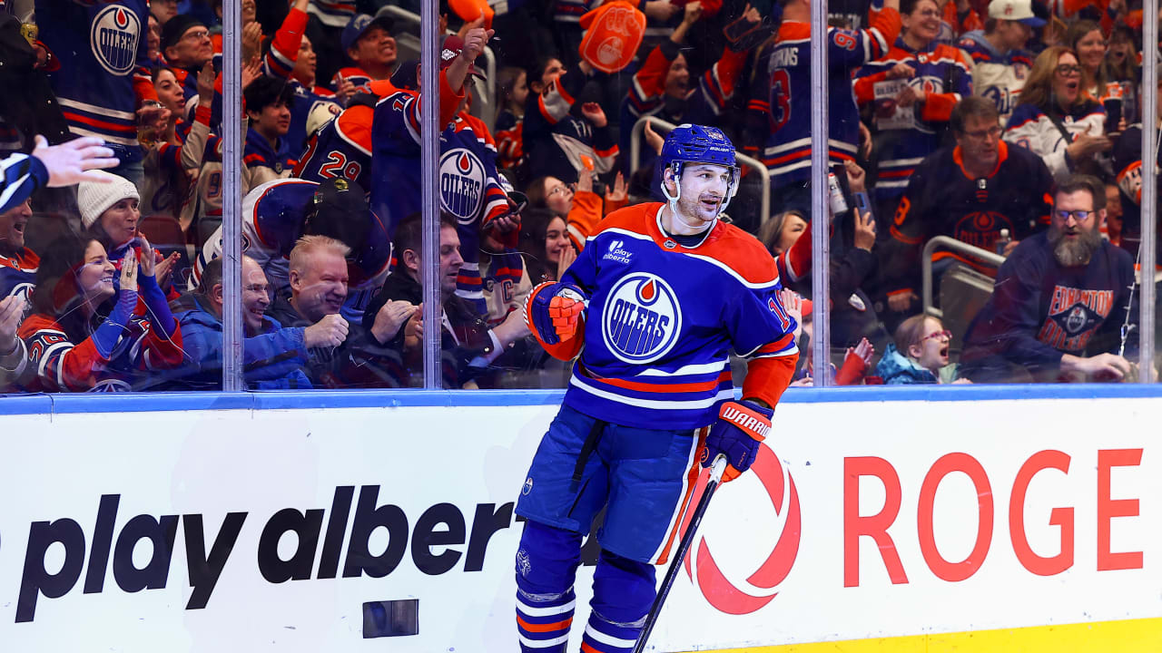 Hyman vuelve a encender la lámpara de nuevo | NHL.com/es