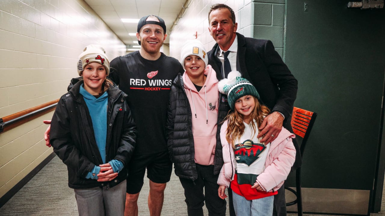 Modano introduces kids to Kane as forward chases U.S. scoring record ...