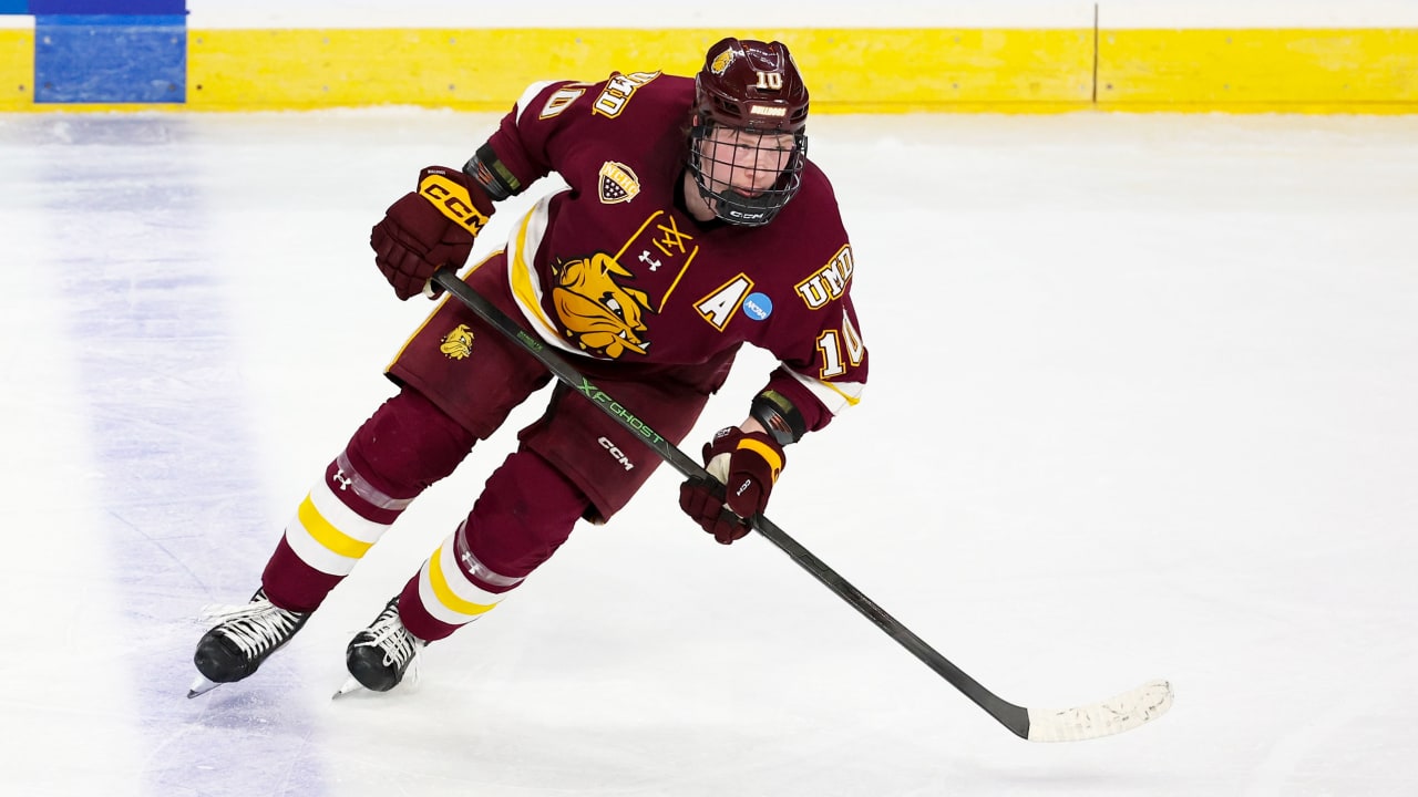 Max Plante remporte le trophée Hobey-Baker | LNH.com