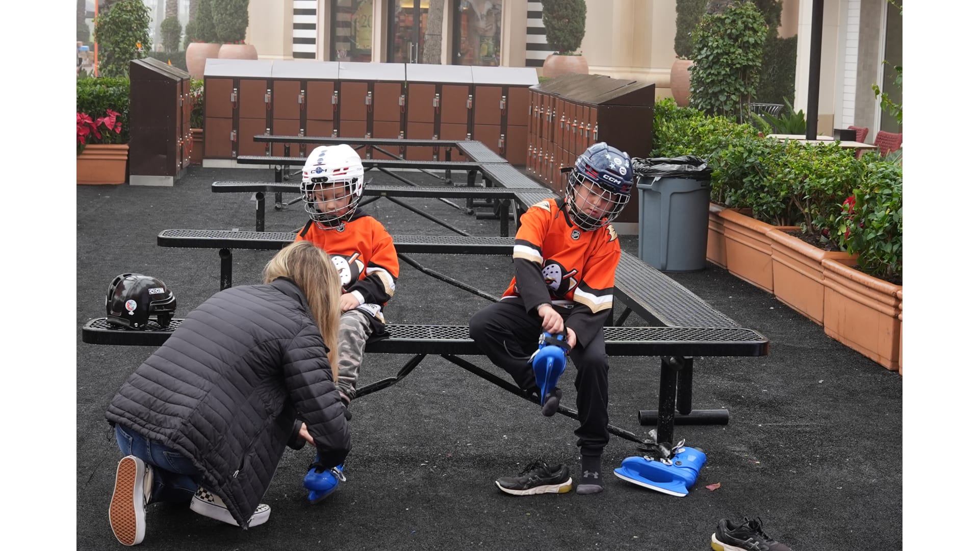 Wild Wings Kids Club Holiday Skate 2025 at Irvine Spectrum | Anaheim Ducks